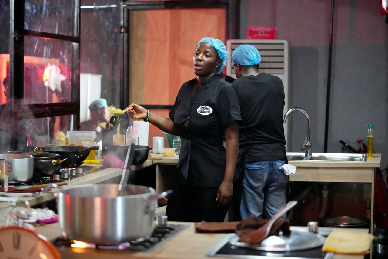 Eyeing new global record, Nigerian chef cooks for nearly 100 hours