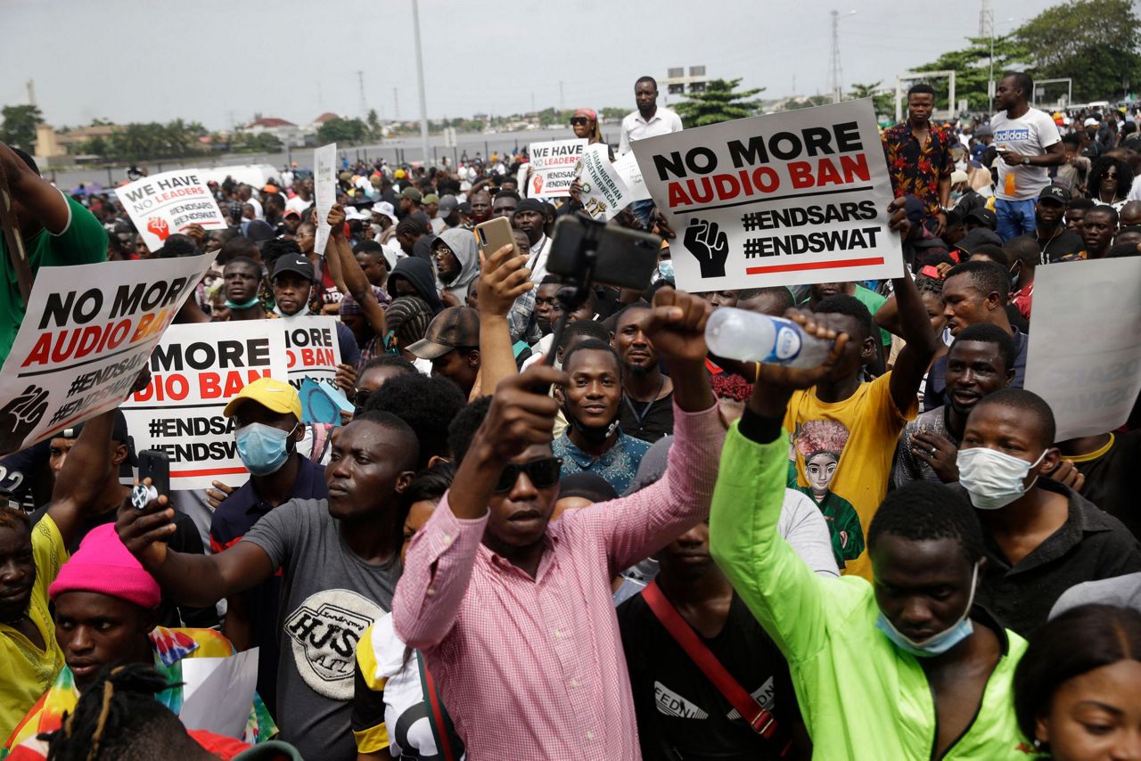 Protests against Nigeria's police kill 10, charges Amnesty