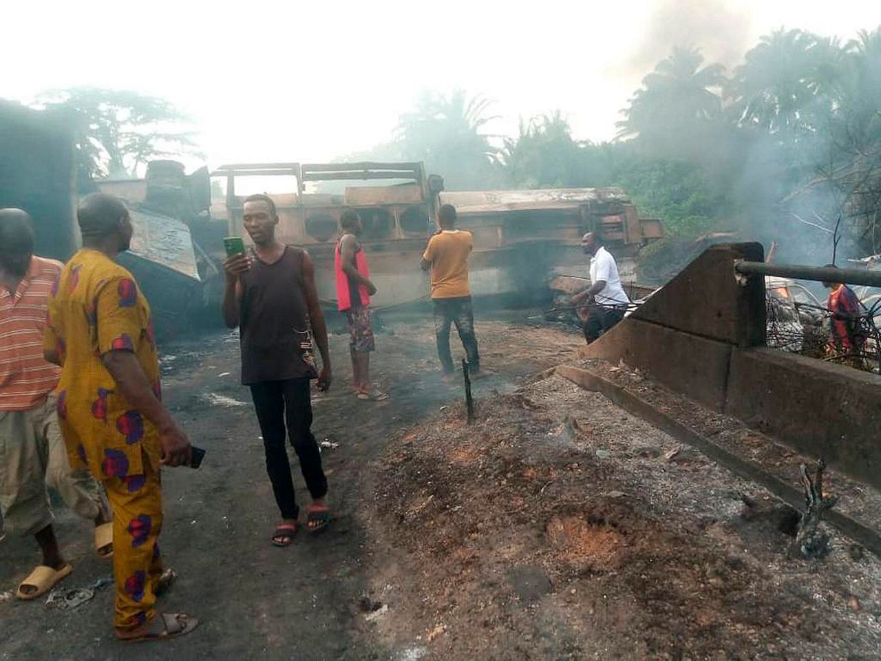12 killed in Nigeria gasoline tanker explosion, police say