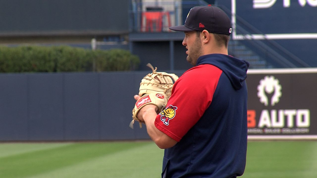 Covering the Bases with WooSox first baseman Niko Kavadas