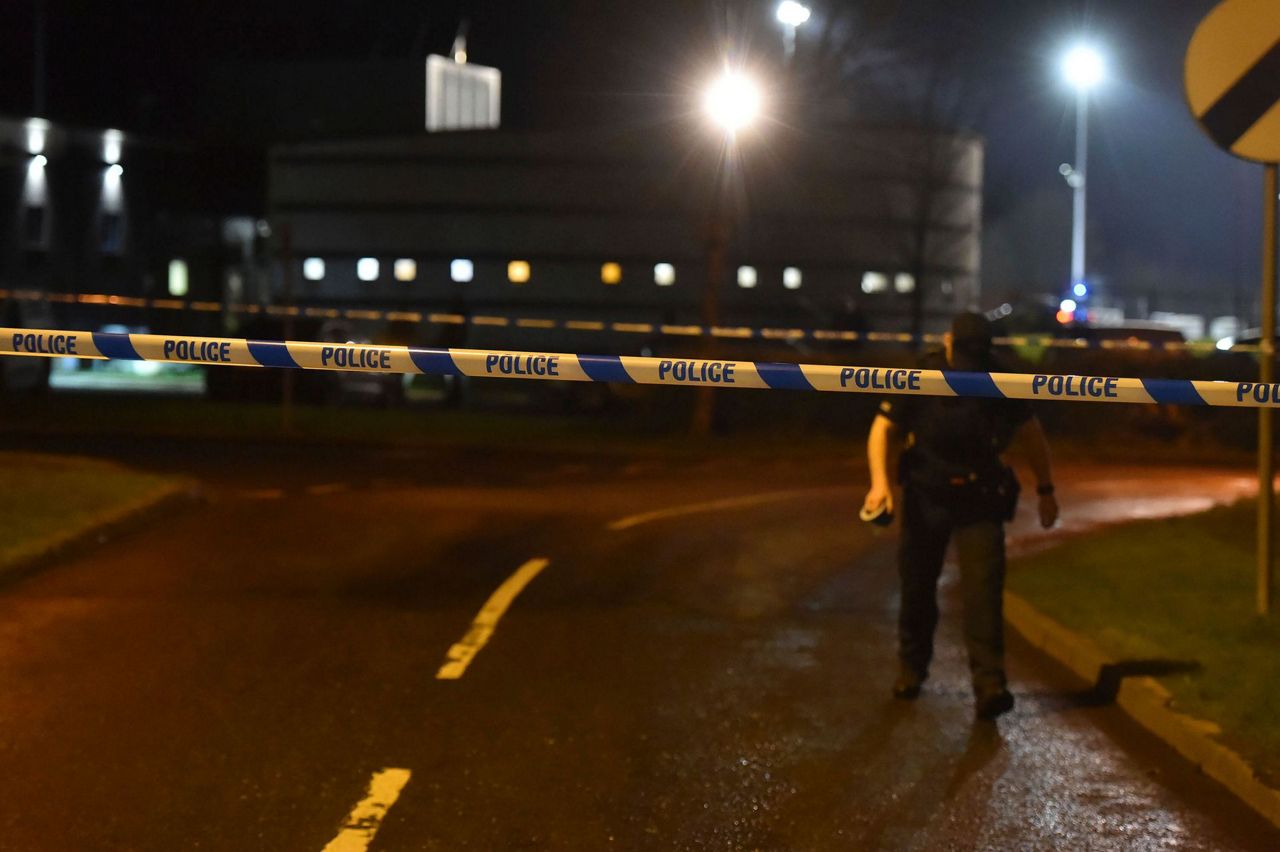 IRA dissidents suspected of shooting N Ireland detective