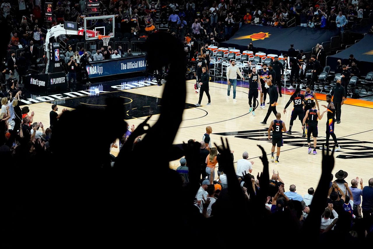 Boosted by big crowds, Suns try to win again vs Nuggets