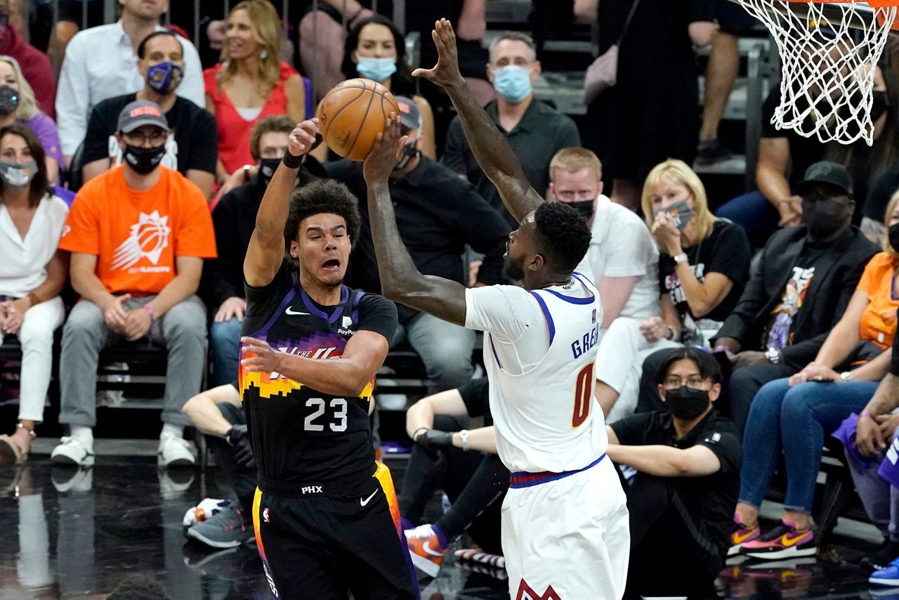 Chris Paul has another big night, Suns rout Nuggets 123-98