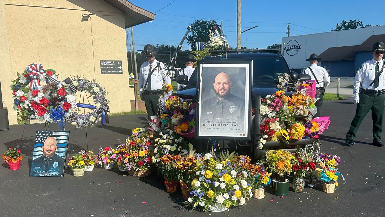City of Edgewater honors Officer David Jewell with a vigil