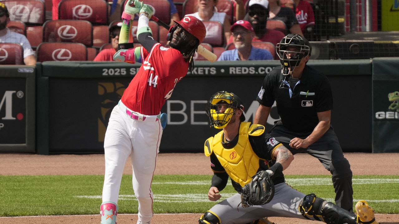 Cincinnati Reds pound Pirates 7-1
