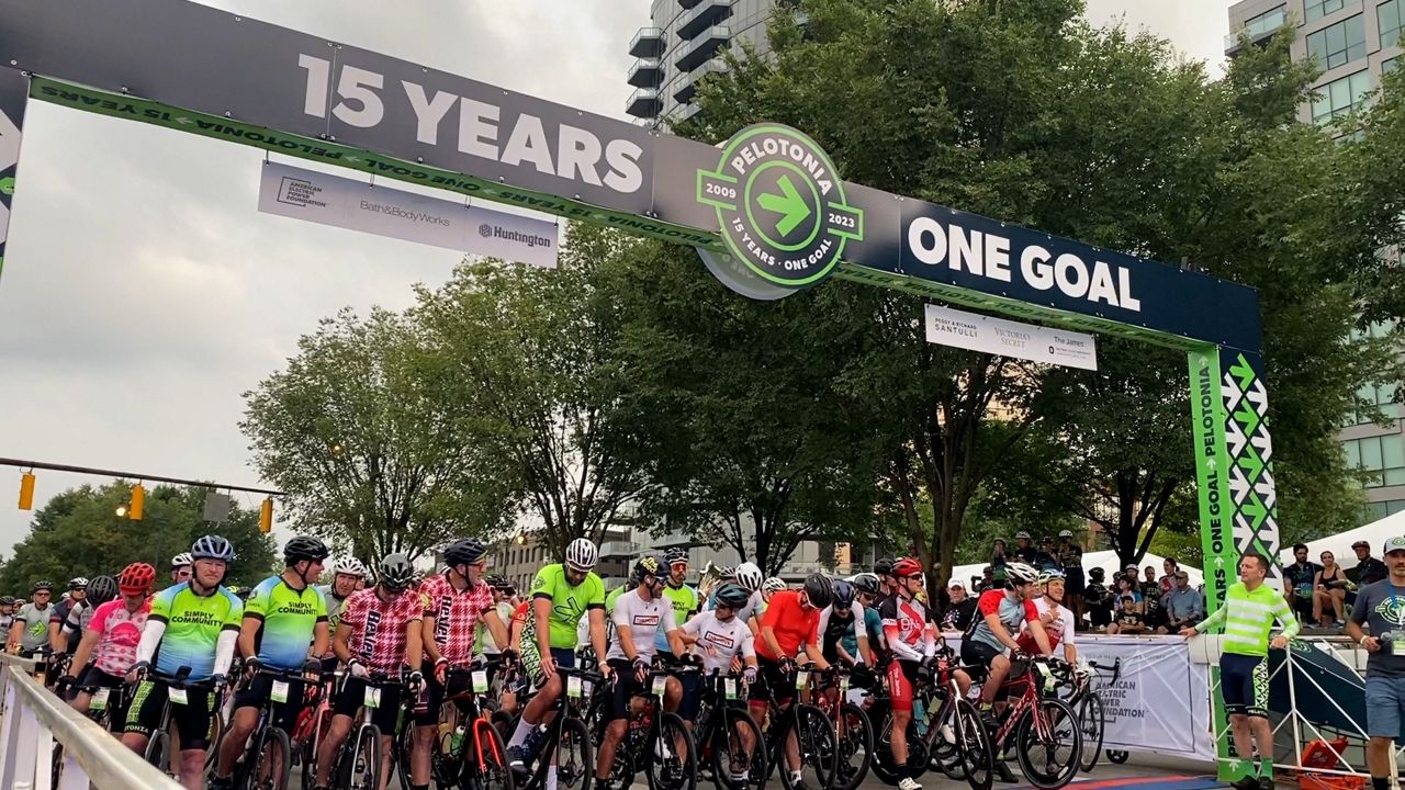 6,500 cyclists ride in 15th annual Pelotonia