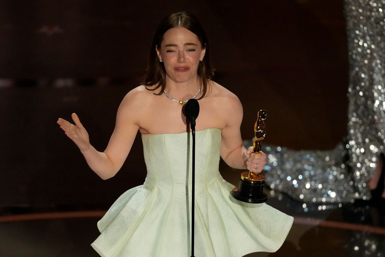 Emma Stone wins second career best actress Oscar for 'Poor Things' in ...