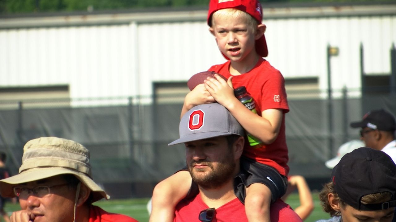 Fans get first look at Buckeyes in action