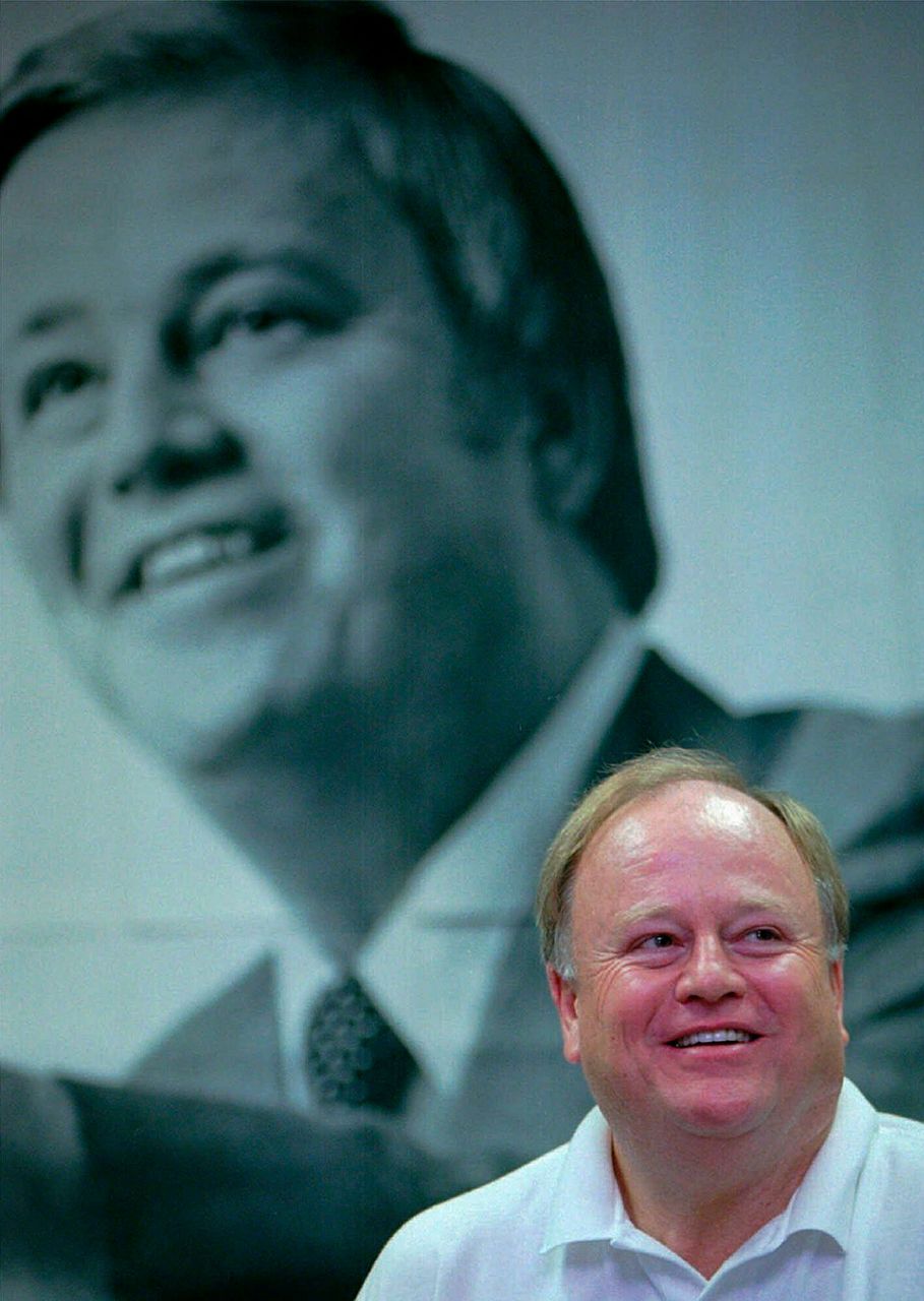 Max Cleland dies; senator and veteran lost limbs in Vietnam