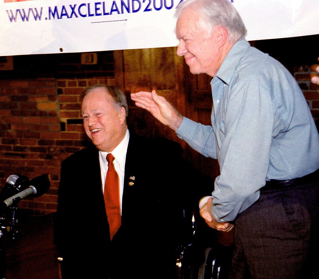 Max Cleland dies; senator and veteran lost limbs in Vietnam