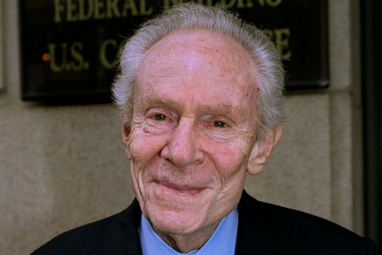 Aaron Feuerstein, famously generous mill owner, dies at 95