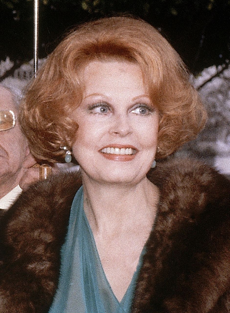 Arlene Dahl, who shone in films of the 1950s, dies at 96
