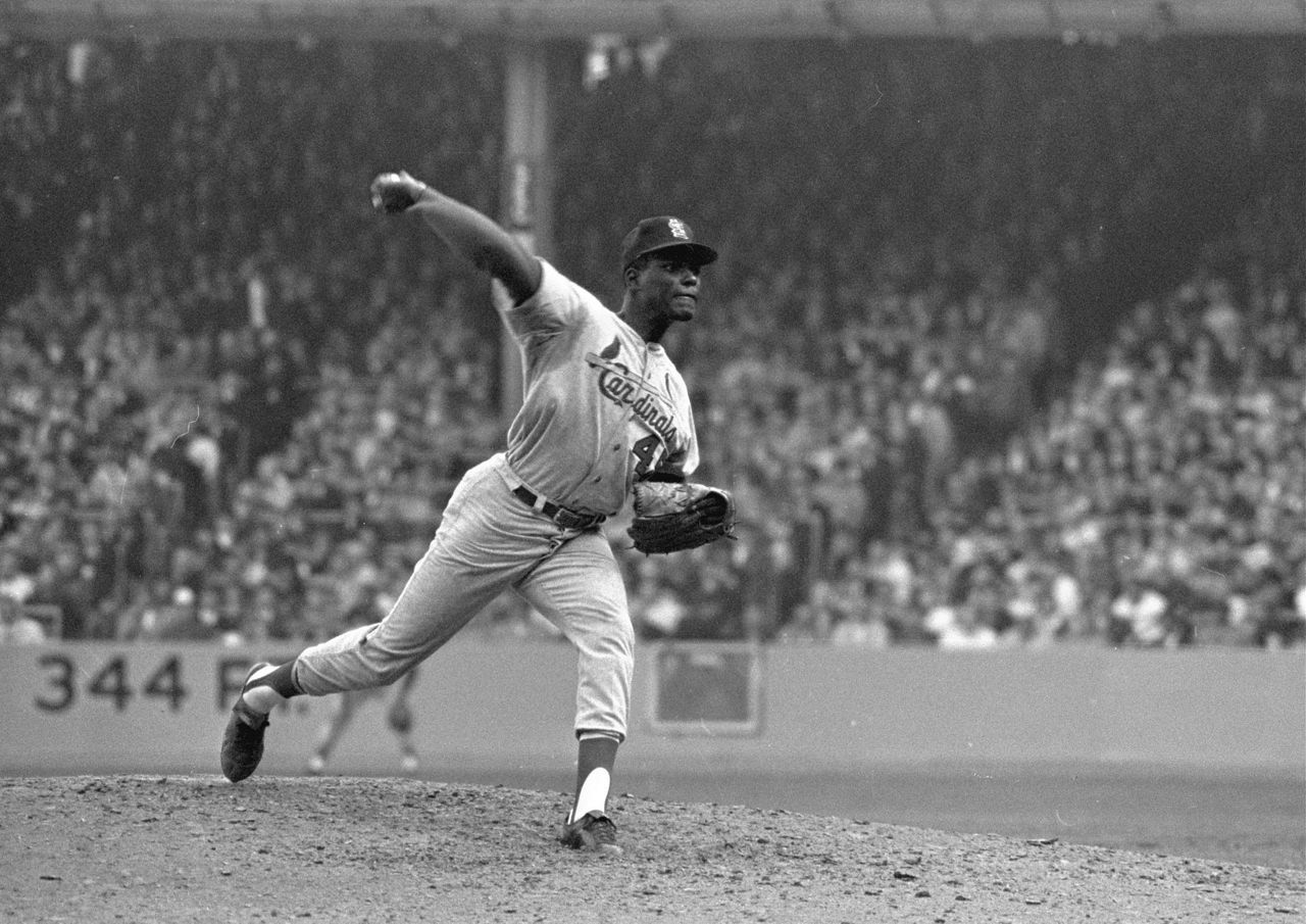 Bob Gibson, Hall of Fame ace for Cardinals, dies at 84