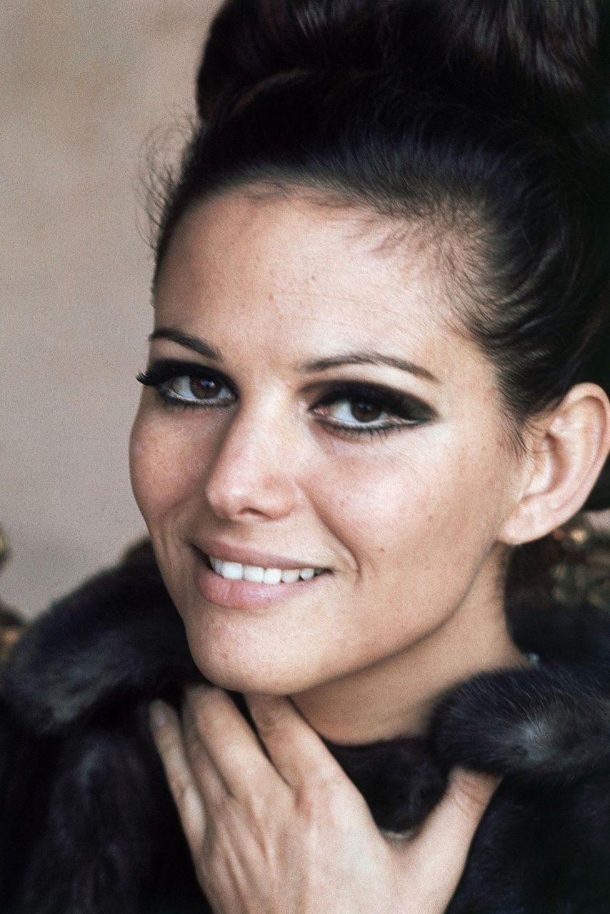 Claudia Cardinale, star of '8½,' dies at 87