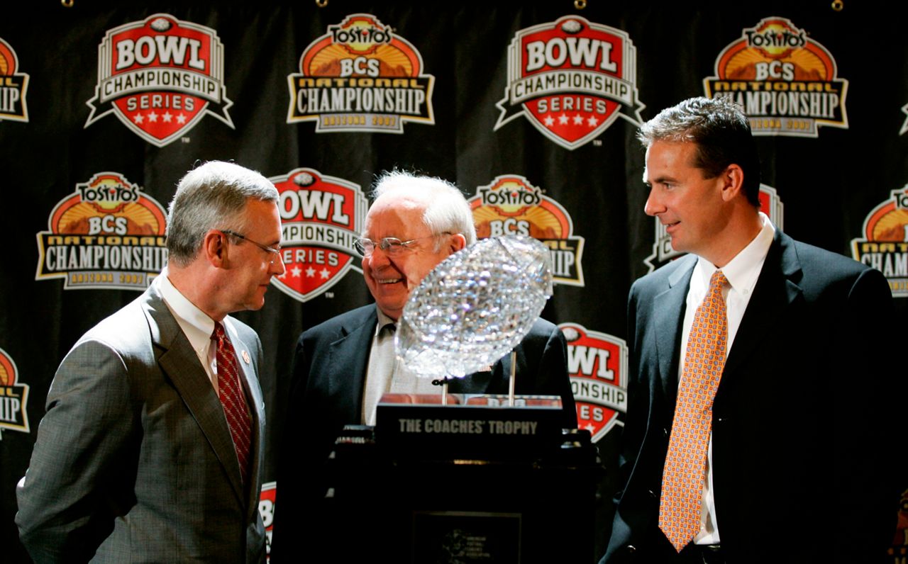 Former Ohio State football coach Earle Bruce dies at 87