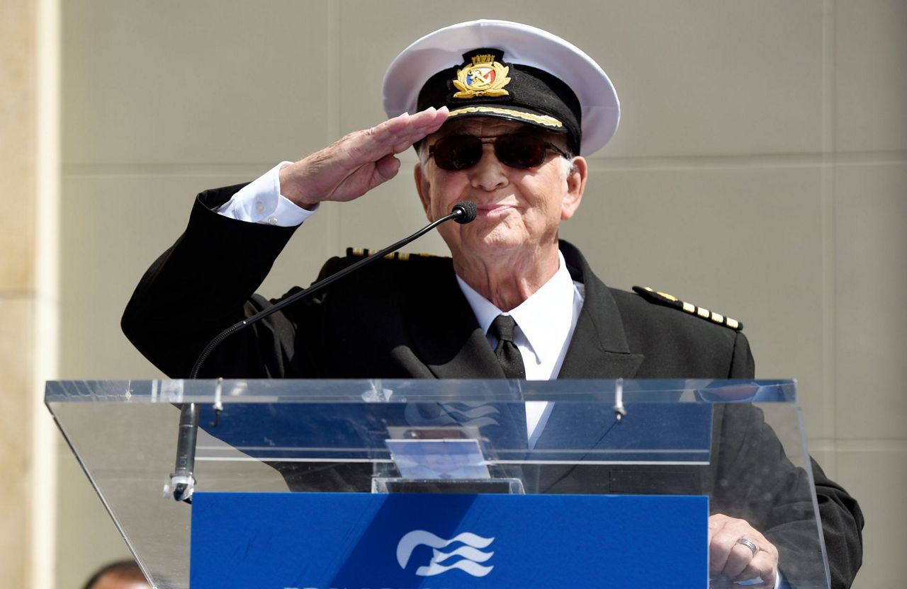Gavin MacLeod, 'Love Boat' captain, dies at 90