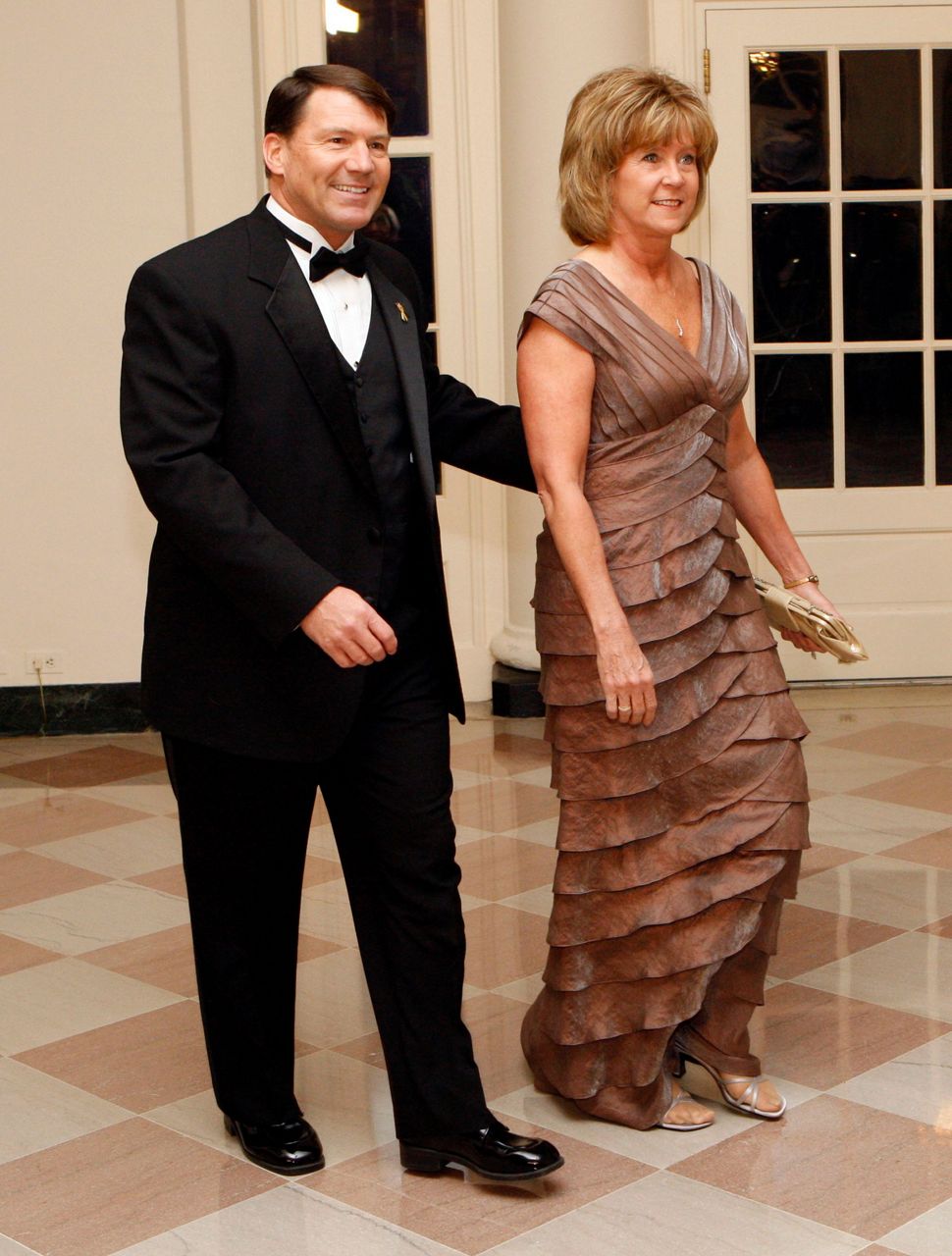 Jean Rounds, wife of GOP Sen. Mike Rounds, dies from cancer