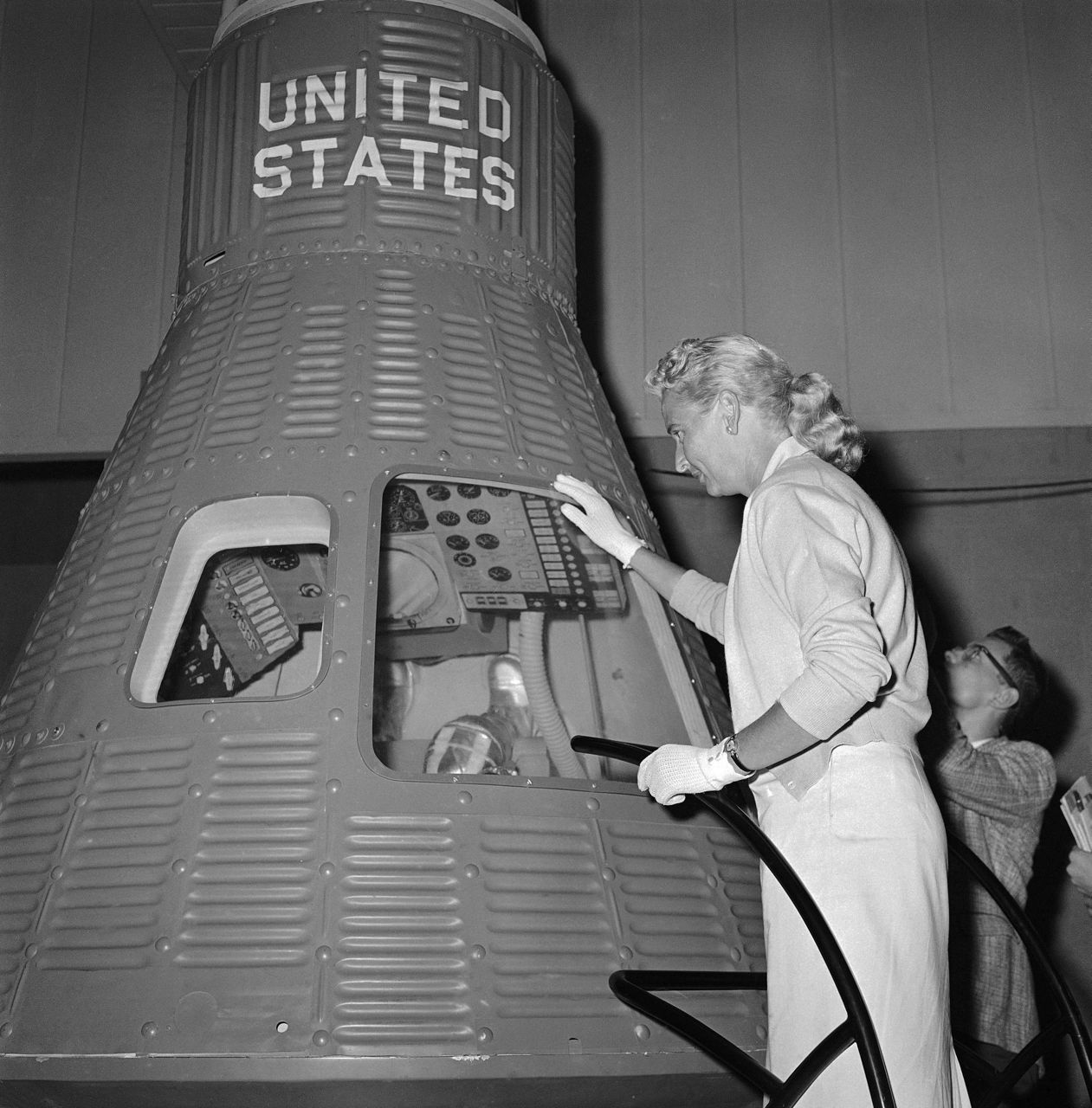 NASA's 1st female astronaut candidate, Jerrie Cobb, dies