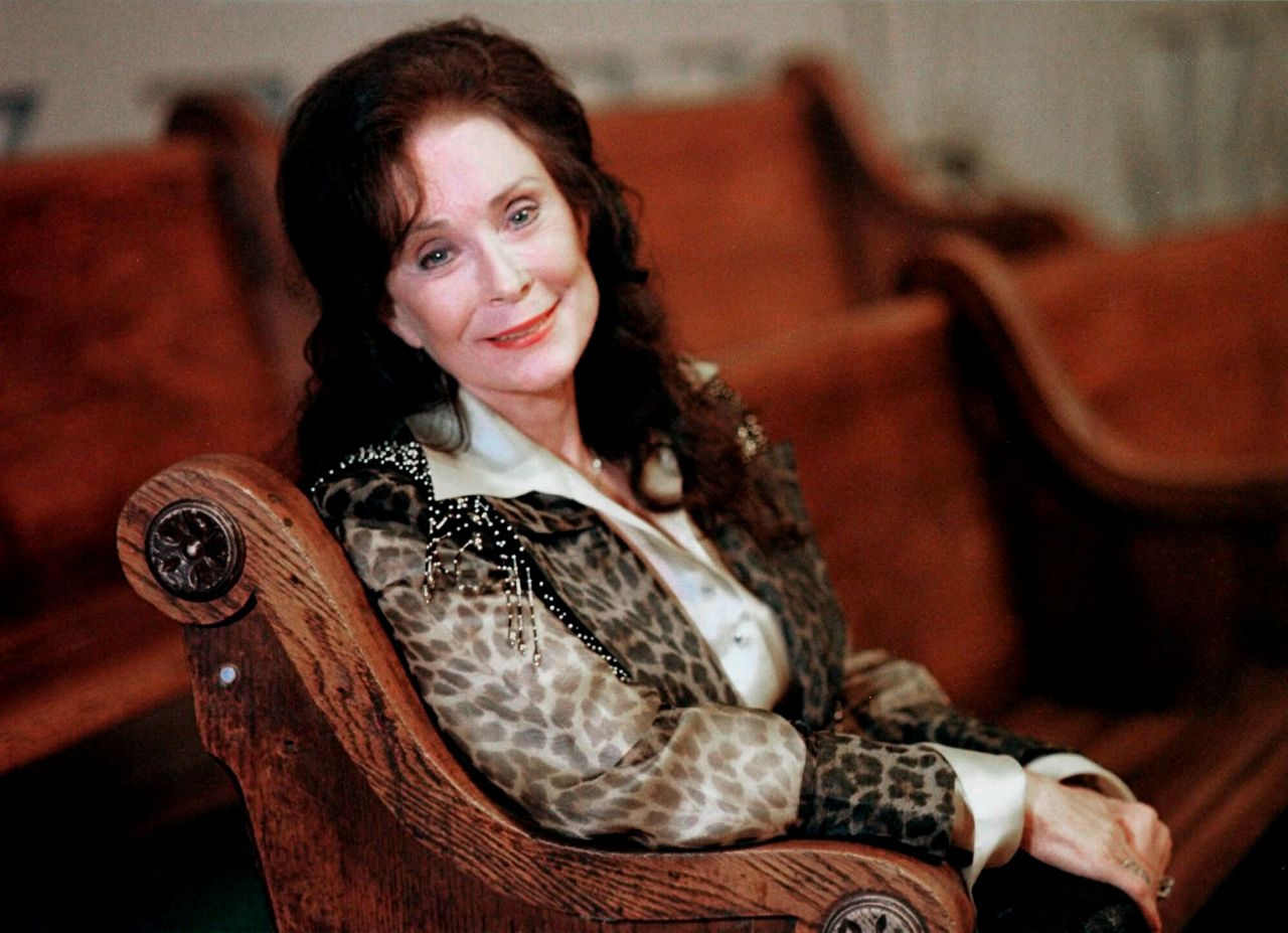 Loretta Lynn, coal miner's daughter and country queen, dies