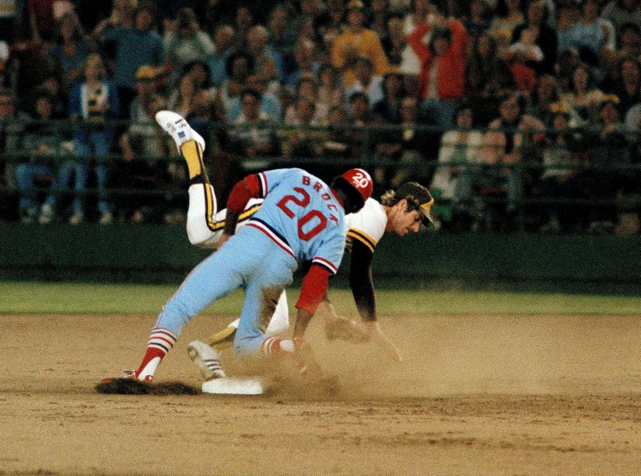 Hall of Fame outfielder Lou Brock dies at age 81