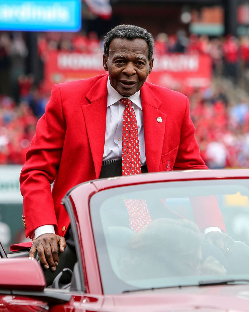 Hall of Fame outfielder Lou Brock dies at age 81