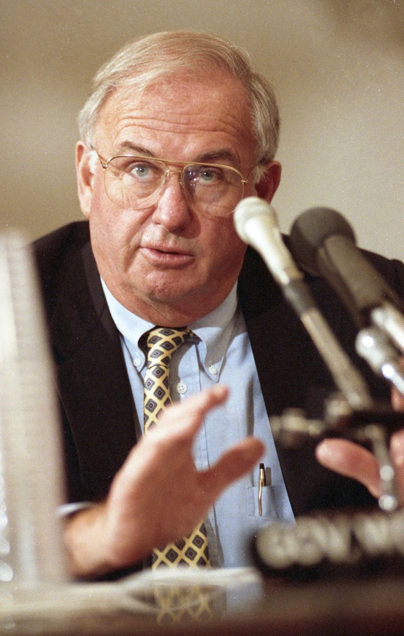 Former Connecticut Gov. Lowell P. Weicker Jr., maverick senator during ...