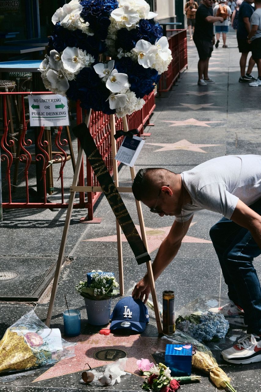 Los Angeles mourning death of Dodgers' Vin Scully