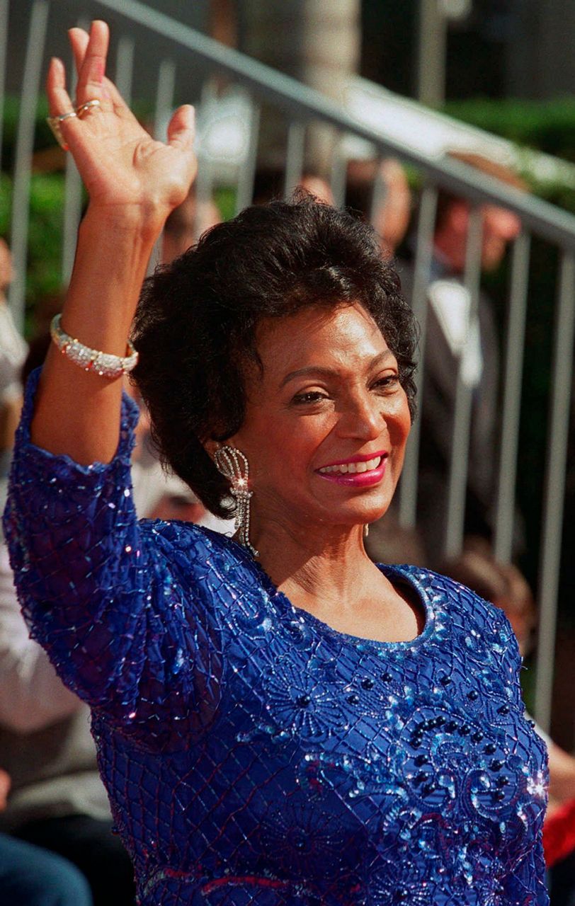 'Star Trek' alums, more react to death of Nichelle Nichols