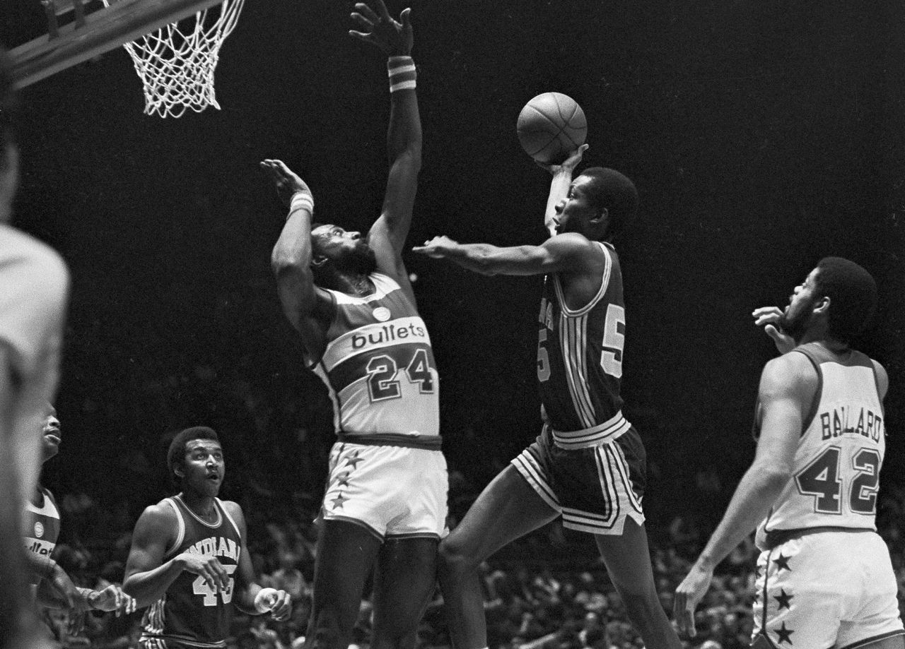 Former Syracuse star, Knicks player Louis Orr dies at 64