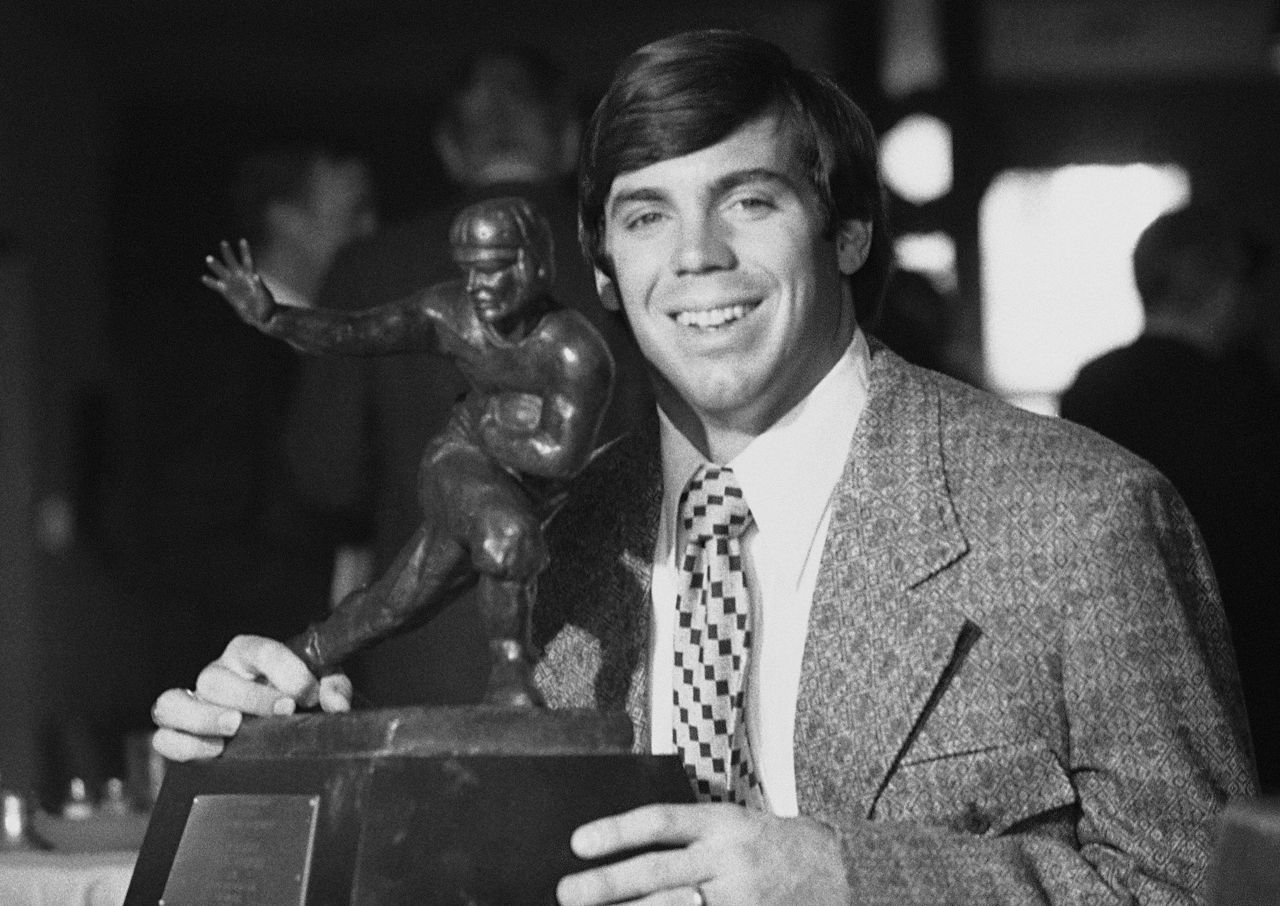 Heisman winner, former coach Pat Sullivan dies at 69