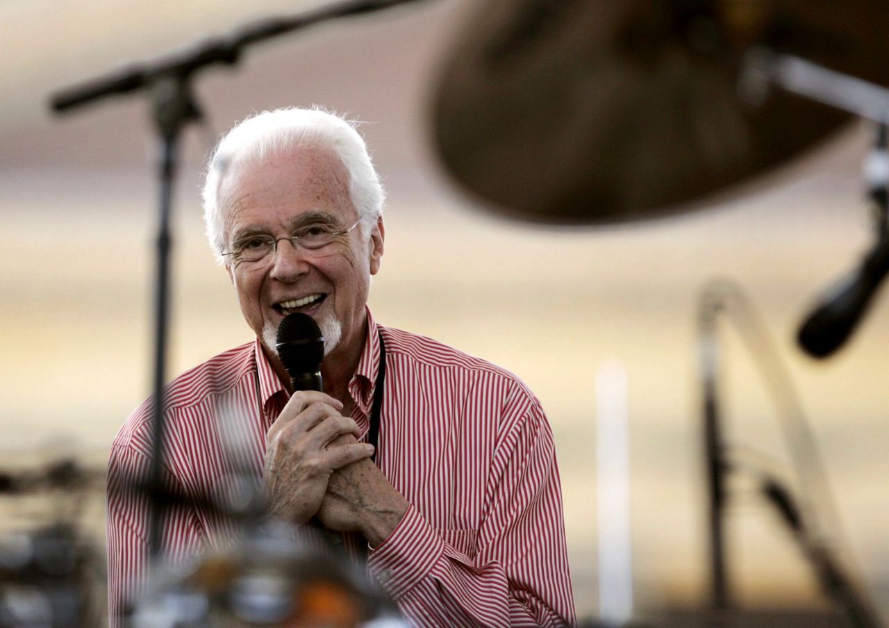 Peter Nero, a Grammy-winning pianist and ex-conductor of the Philly ...