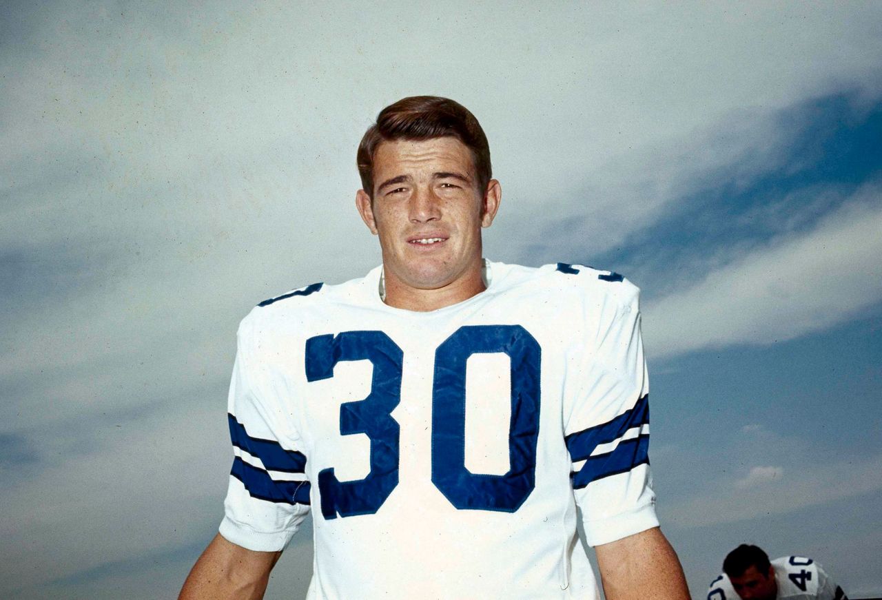 Former NFL coach, player Dan Reeves dies at 77