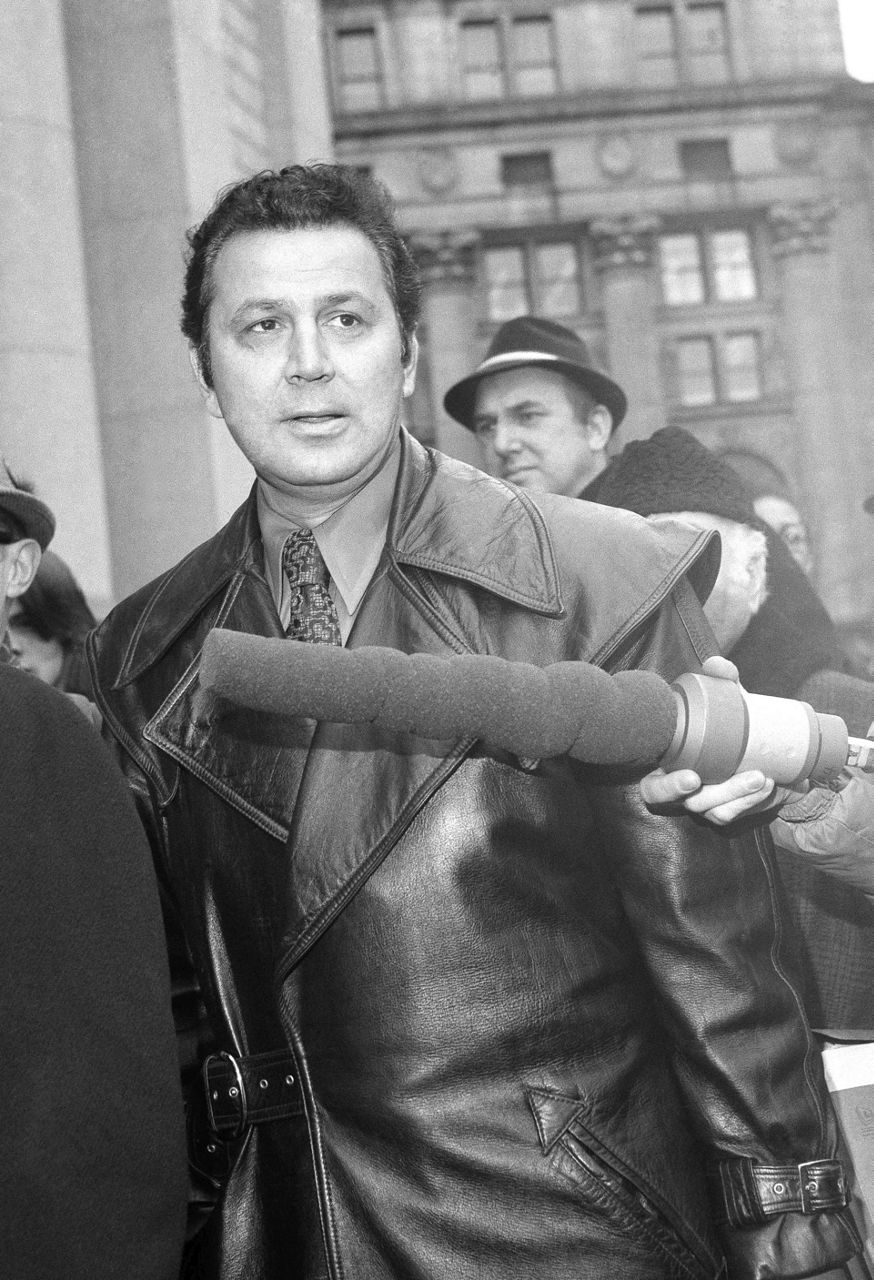 Photographer Ron Galella, sued by Jackie Onassis, dead at 91