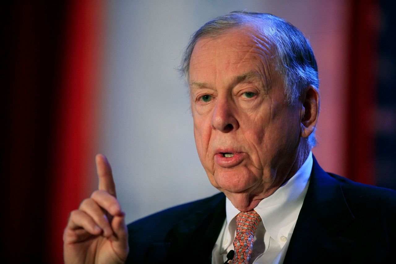 Spokesman: Oil tycoon T. Boone Pickens dies at age 91