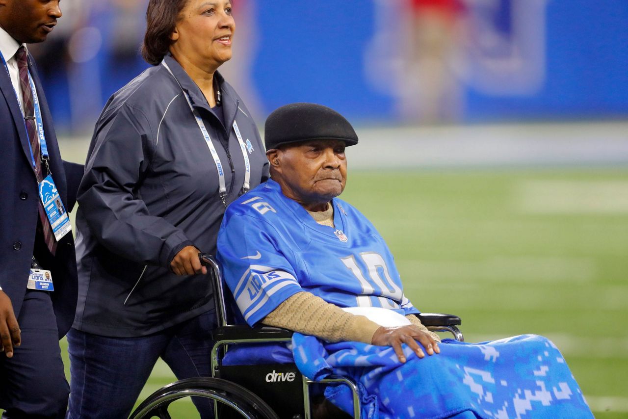 Trailblazing African-American RB Wally Triplett dies at 92