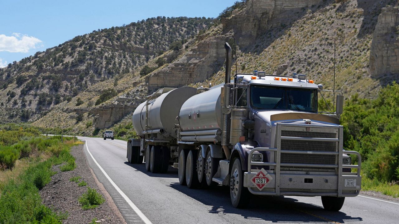 Utah's multibillion dollar oil train proposal chugs along amid ...