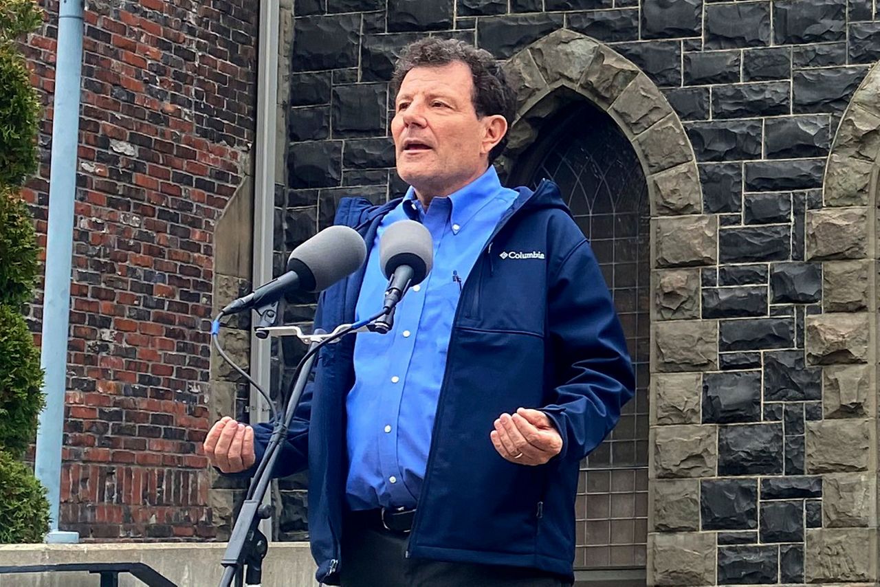 Kristof faces residency questions in Oregon governor's race