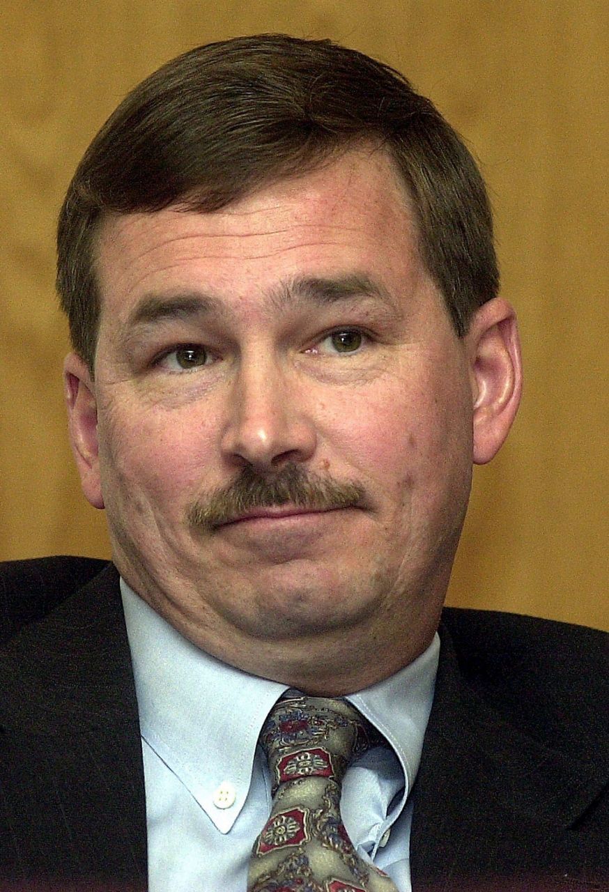 Complaint filed against senator who threatened state police