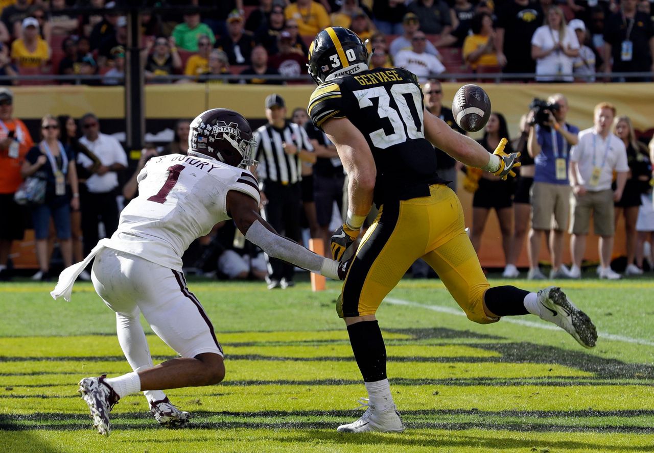Iowa rallies past No. 18 Mississippi State in Outback Bowl