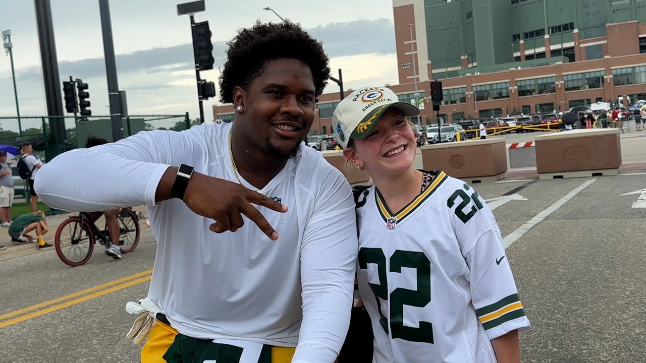 Young fans welcome new Packers faces with storied tradition