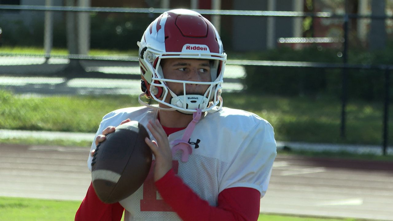 Quarterback Carter Emanuel helps Edgewater to 10-0 season