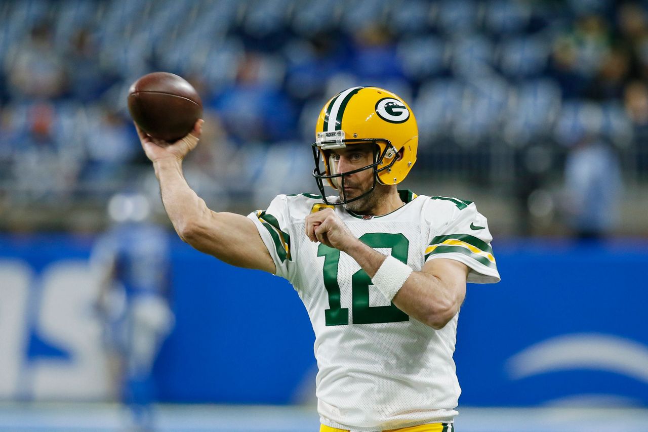 Aaron Rodgers throws 3 INTs, lets Lions beat Packers 15-9
