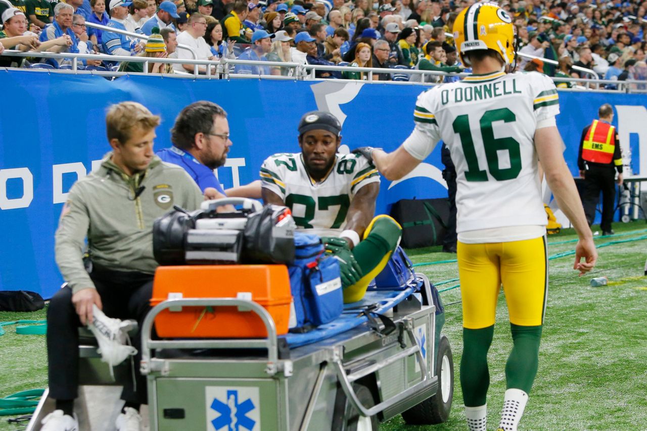 Aaron Rodgers throws 3 INTs, lets Lions beat Packers 15-9