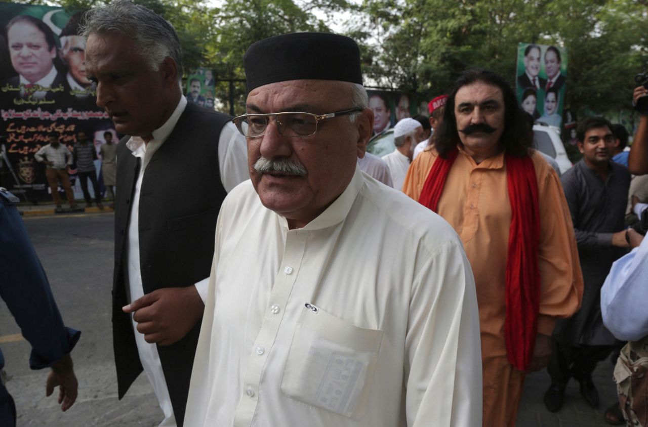 Plane carrying body of Pakistani ex-PM's wife reaches Lahore