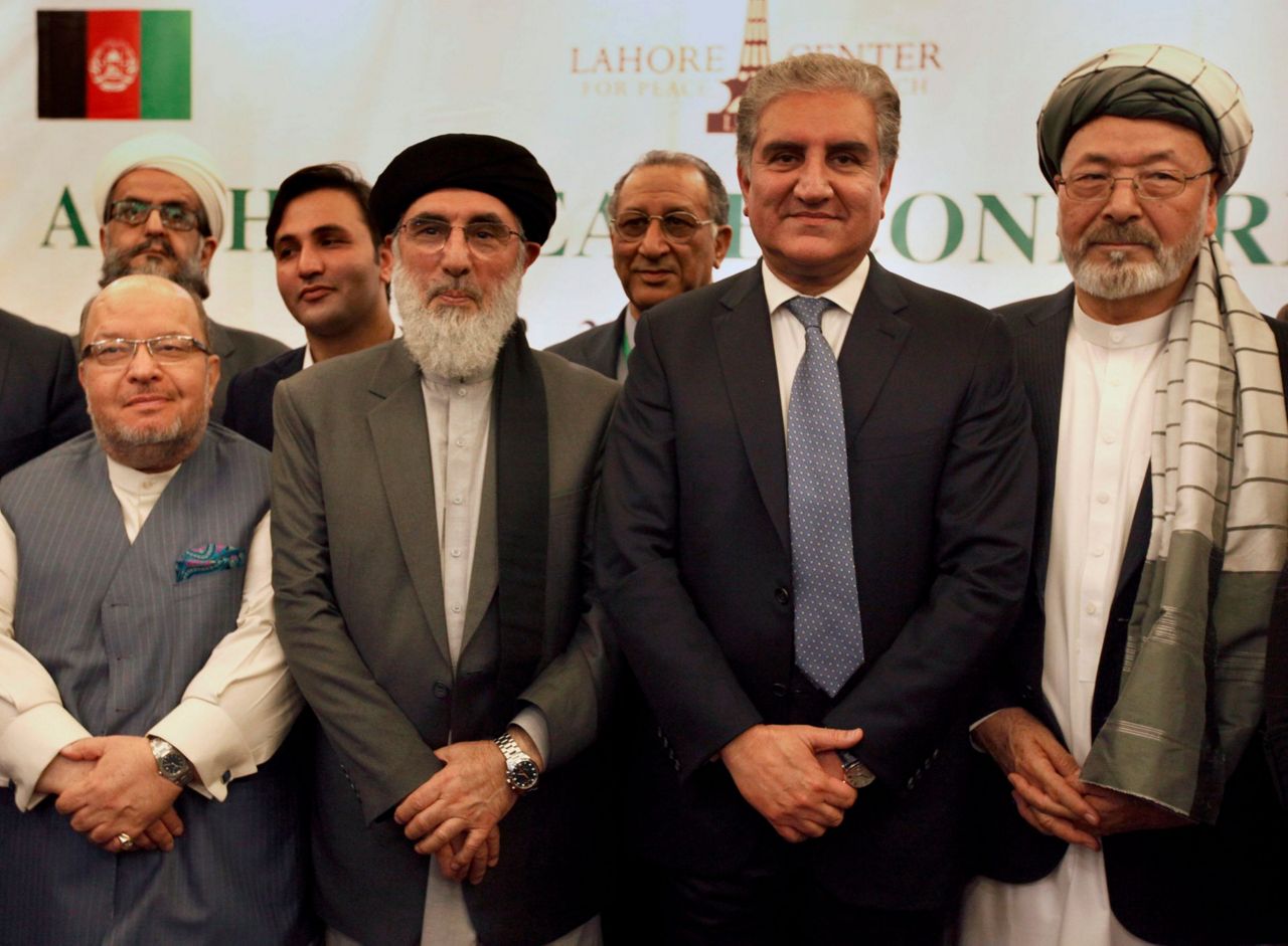 Afghan leaders begin peace summit in Pakistan