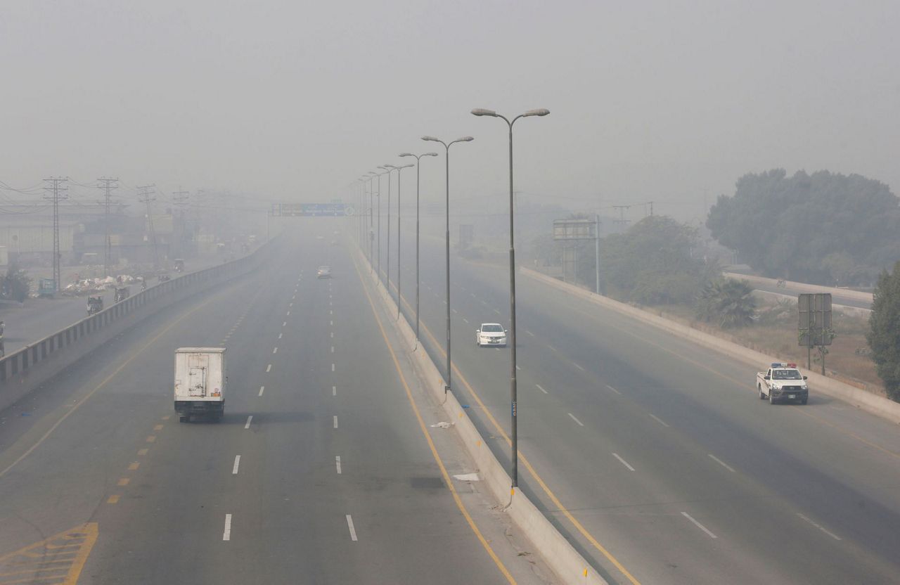 Pakistan's Lahore sees peak pollution as coronavirus surges