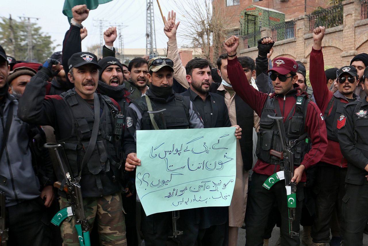 Militant who killed 101 at Pakistan mosque wore uniform