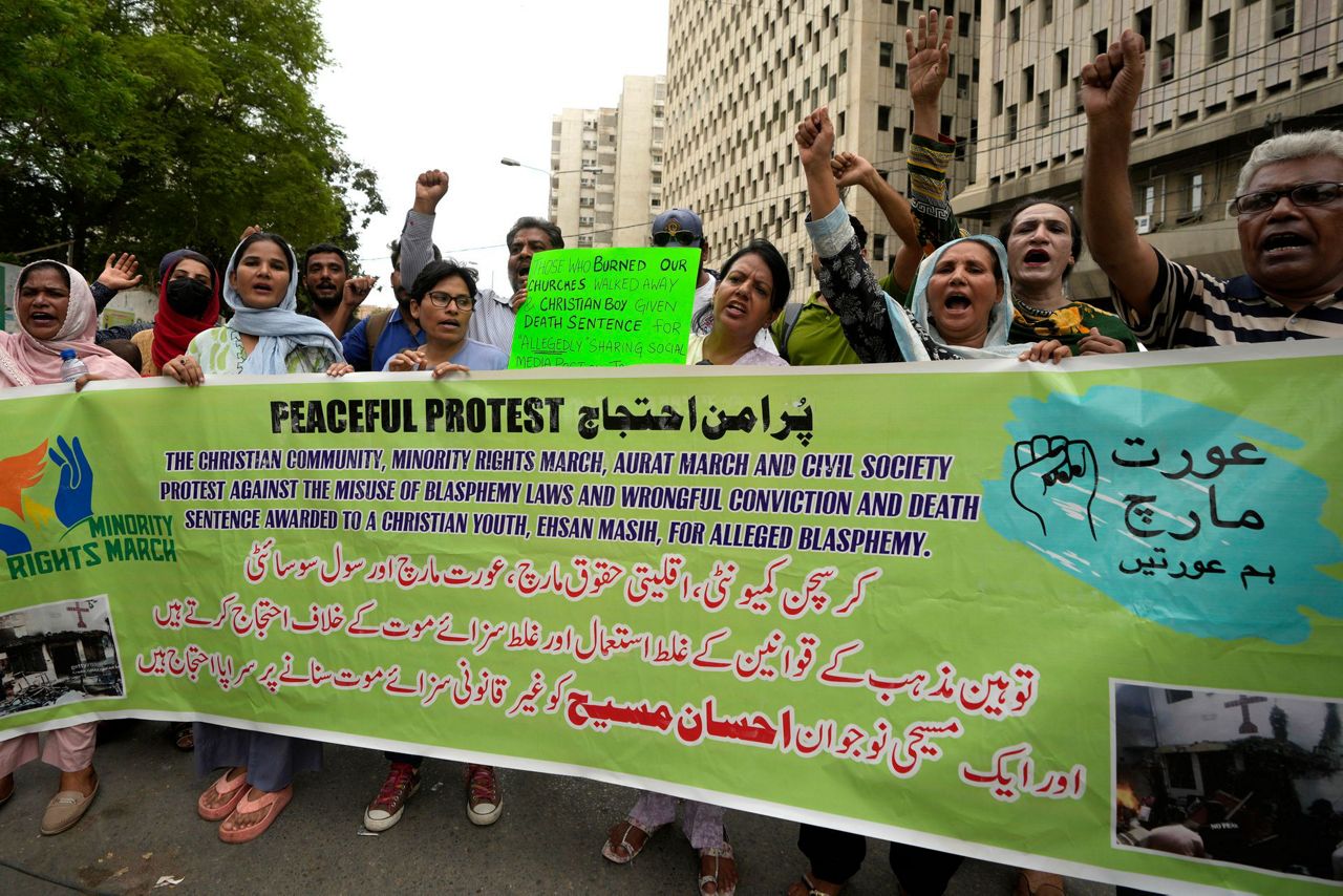 Dozens rally in Pakistan after a Christian man is sentenced to death ...