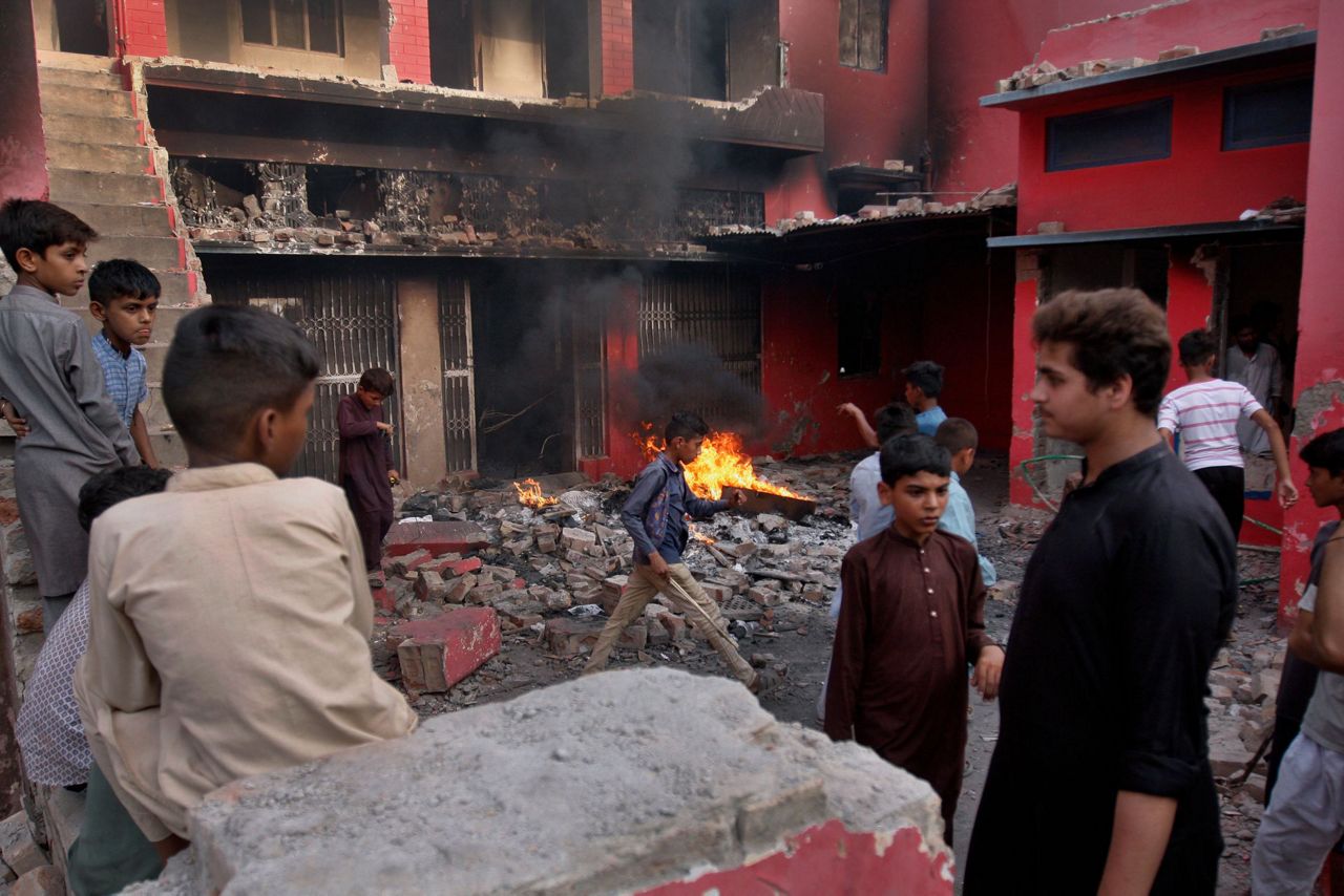 A Muslim mob attacks churches in eastern Pakistan after accusing ...