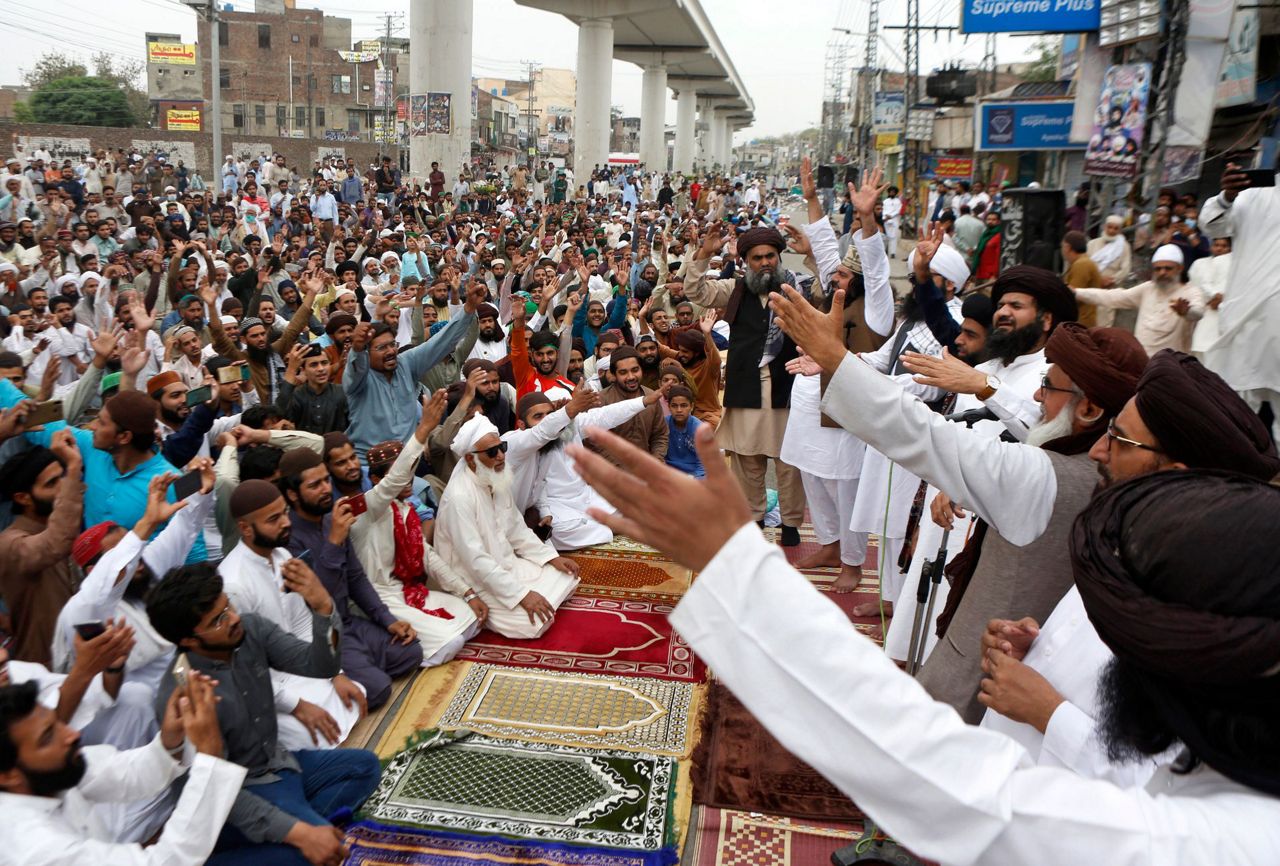 Pakistan blocks social media access amid anti-France rallies